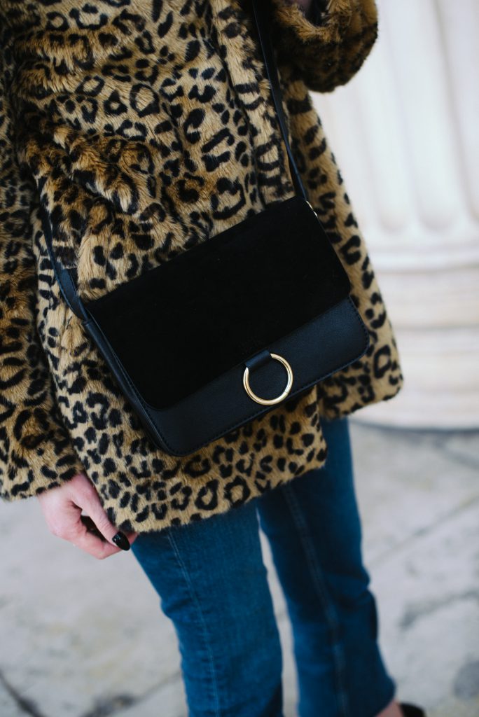 Outfitinspiration: So stylst du ganz easy einen Leo-Mantel!